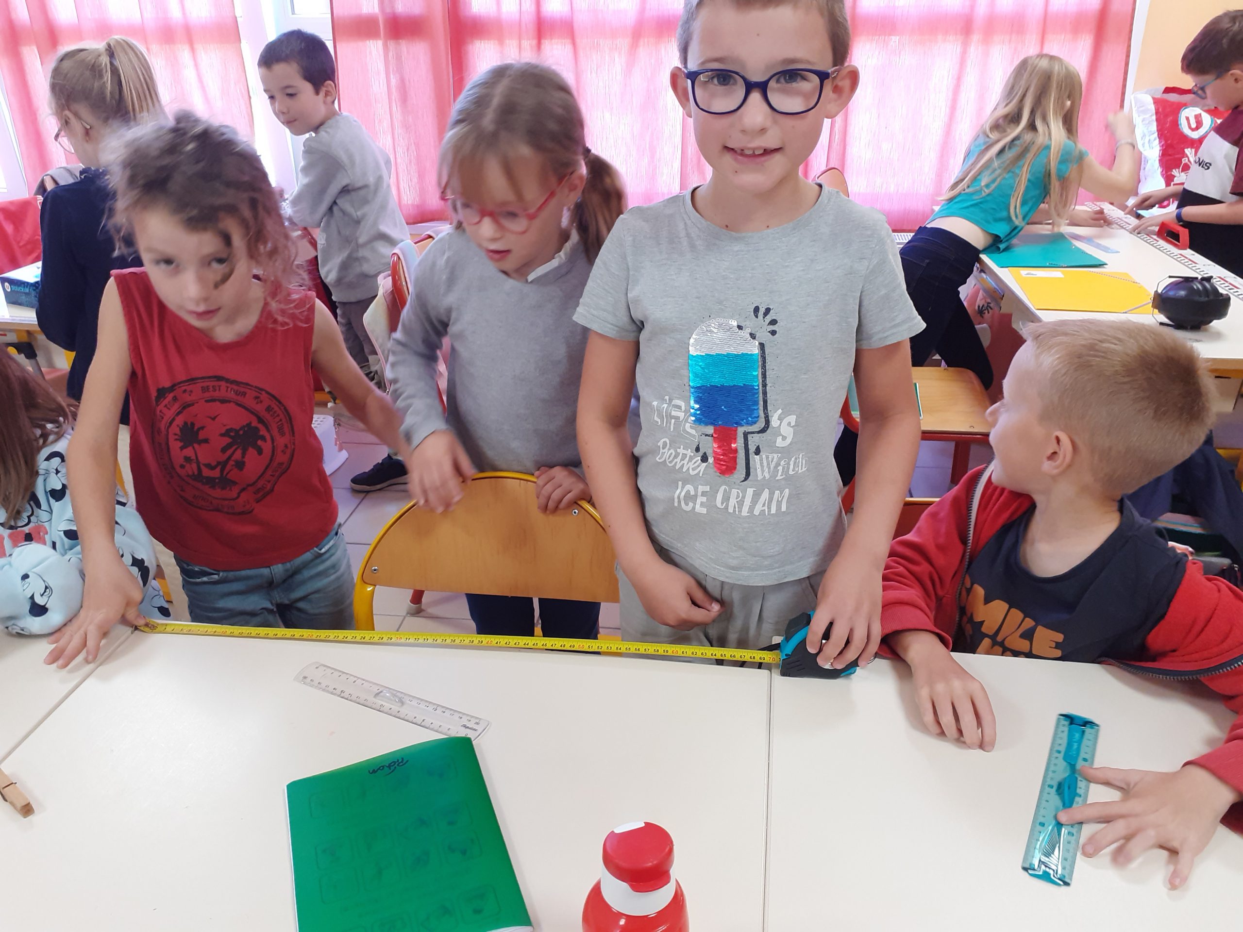 Atelier de mesures de longueur en CE1-CE2A - Ecole Notre Dame de Ligné